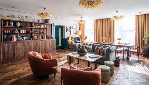 Places to stay near hospitals in London, Manchester and Glasgow ...